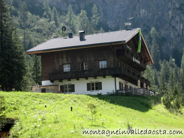 montagneinvalledaosta.com: rifugio tre scarperi e rifugio locatelli, trentino alto adige