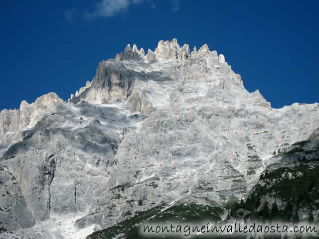 montagneinvalledaosta.com: rifugi comici zsigmondy e g. carducci